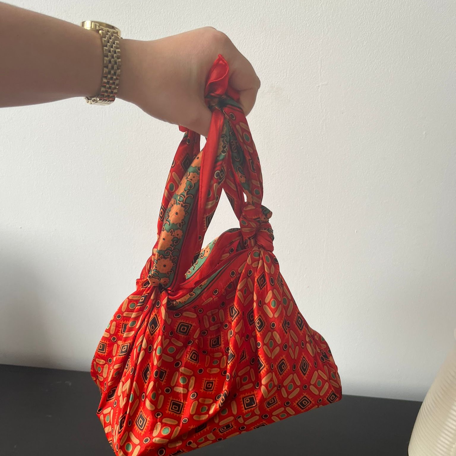 Ellen's tying knots, Japan style! - UK Unplugged